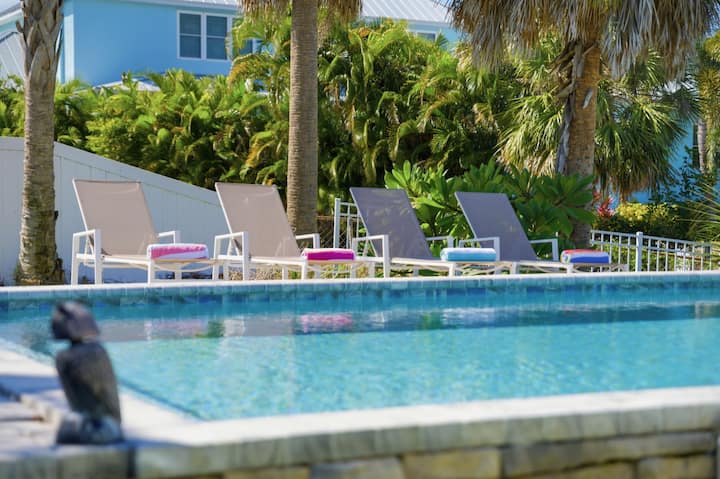 4bd/3ba|infinity Pool| Canal-front |30min To Tampa - Apollo Beach, FL