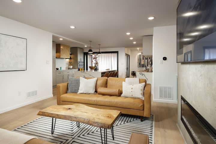 Luxury Home | Prime Location | 2 Parking Spaces - Pittsburgh