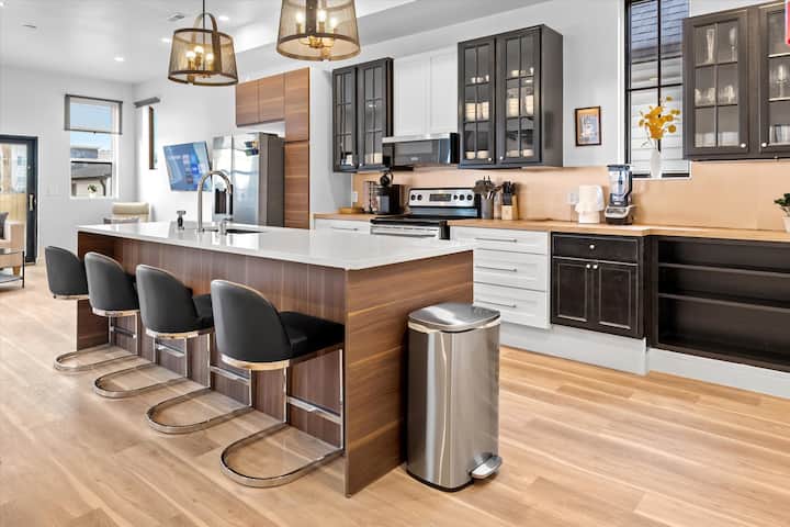 Spacious Downtown Indy Home – Perfect For Groups - Indianapolis, IN