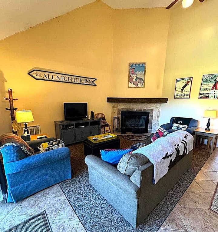 2 Br 2ba Condo Jiminy Mtn Views - Pittsfield