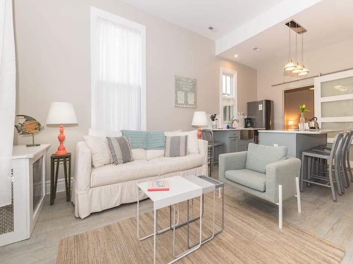 Charming Condo Near Beach With Porch - Cape May, NJ