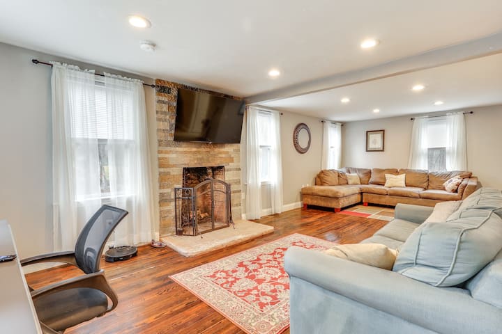 2 Mi To Gillette Stadium: Foxborough Retreat! - Foxborough, MA
