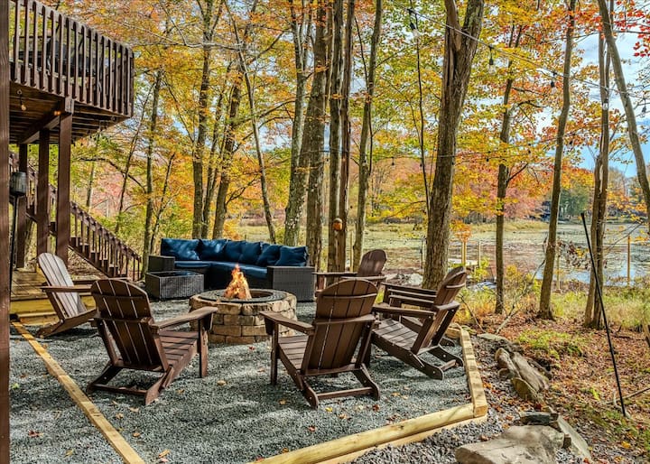 Lakefront *Movie Theater, Hot Tub, Arcade, Boats* - 莫斯科