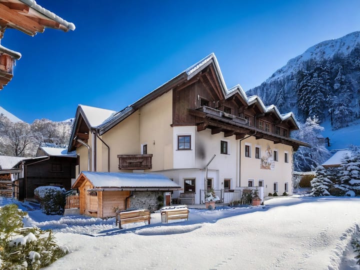 Bel Appartement Avec Sauna Et Poêle Suédois - Soelden