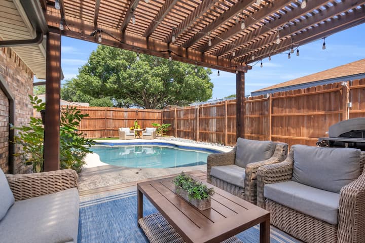 Grandscape 4br Family Retreat | Pool + Games + Bbq - The Colony, TX