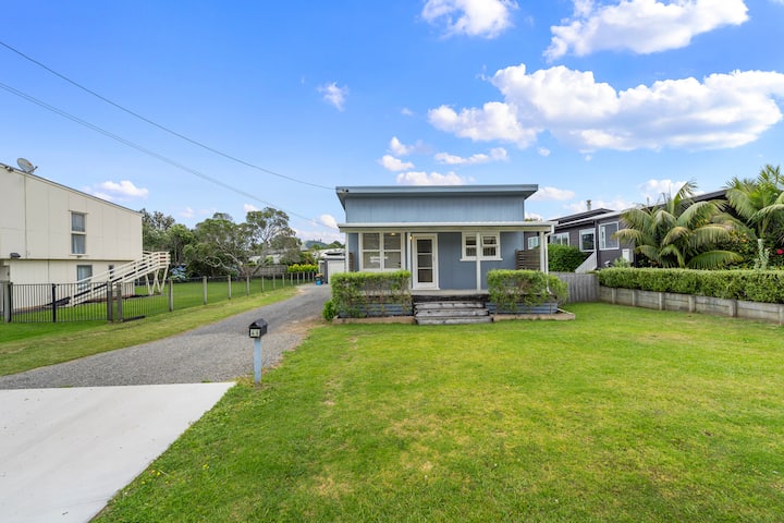 The Blue Cottage - Waihi Beach Holiday Home - Waihi