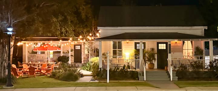 The Live Oak Cottage @ The Porch Downtown - Ocean Springs, MS