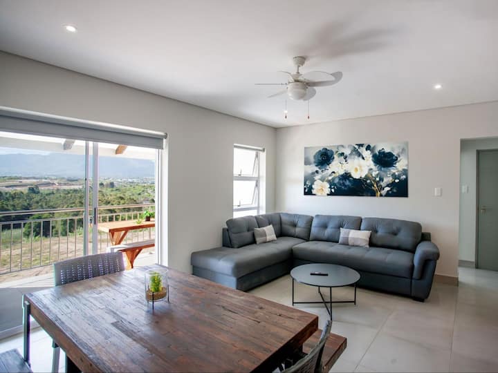 Stylish 2 Bedroom Apartment | Centrally Located - George