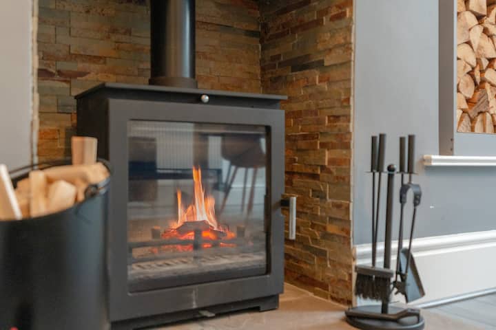 Glenroy Place -  Sleeps 7, Drive, Log Burner - Skipton