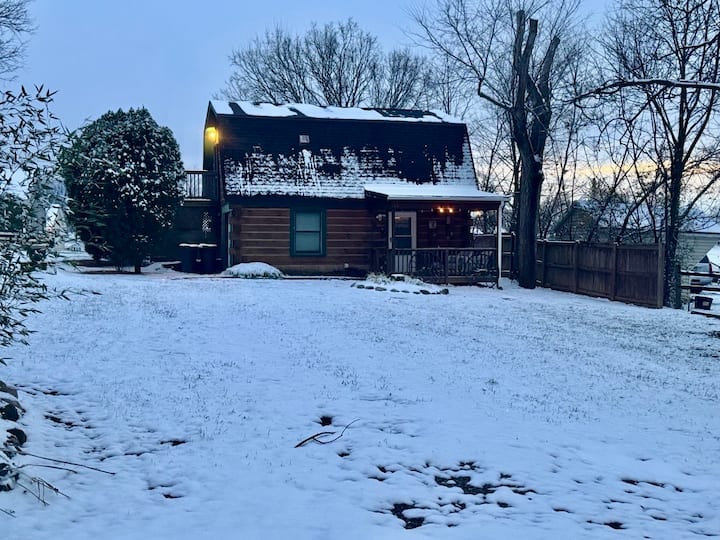 Firepit, Grill & Dual Apartments, Couples Retreat! - Stanley, VA