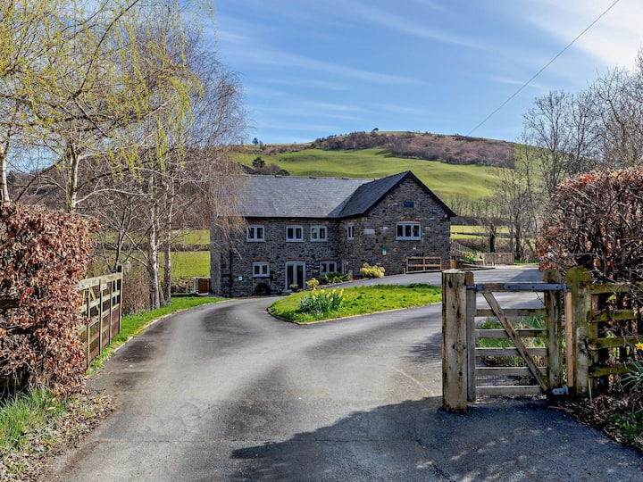 2 Bed In Cwmbelan (95815) - Llanidloes