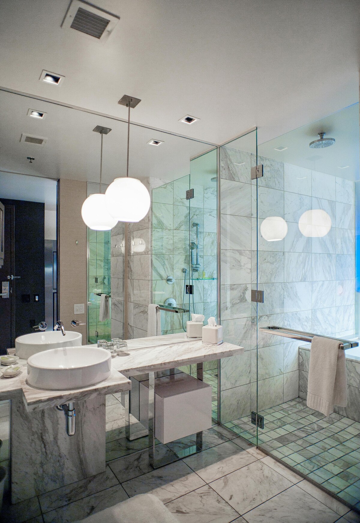 One-bedroom oasis with queen sofa pull-out - Hotels for Rent in Las ...