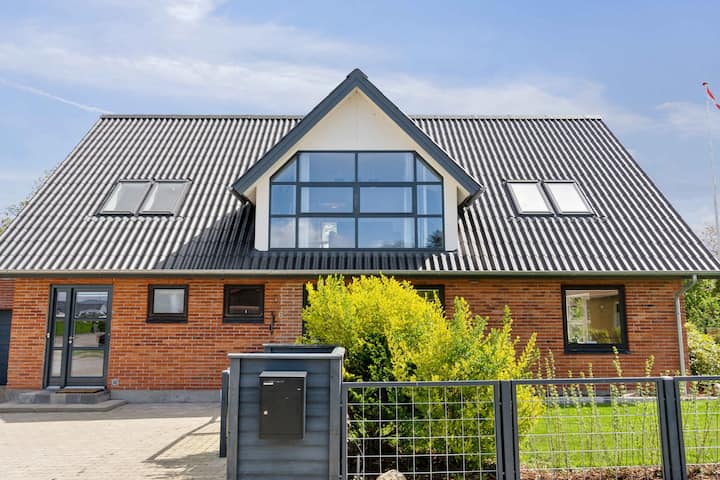 Near Beach And Golf With Multi-purpose Room - Danmark