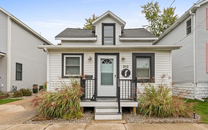 Stylish Downtown Grand Haven Retreat - 그랑 해븐