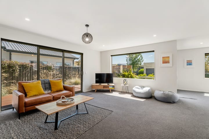 Sunny Riverside Park - Wanaka