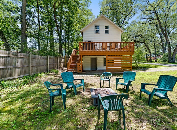 Captain’s Corner| Walk To Beach, Relax By The Lake - Grand Haven, MI