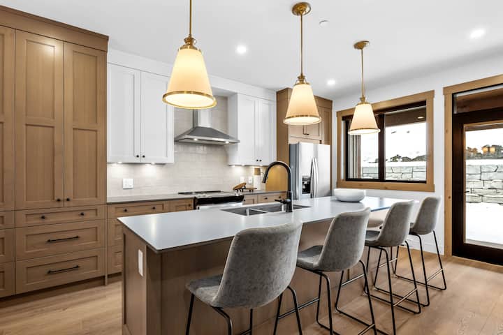 3 Bedroom Townhome #8 At Switchback Creek In Sun P - Sun Peaks
