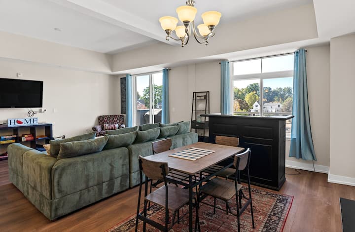 Experience Comfort At Quill Haven - Pet Friendly - Grand Haven, MI