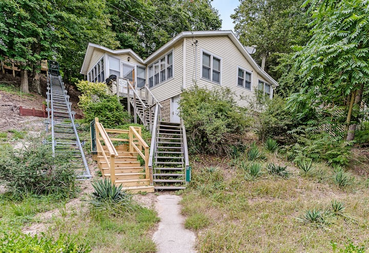 Cozy 3-bedroom Retreat In Grand Haven - Grand Haven, MI