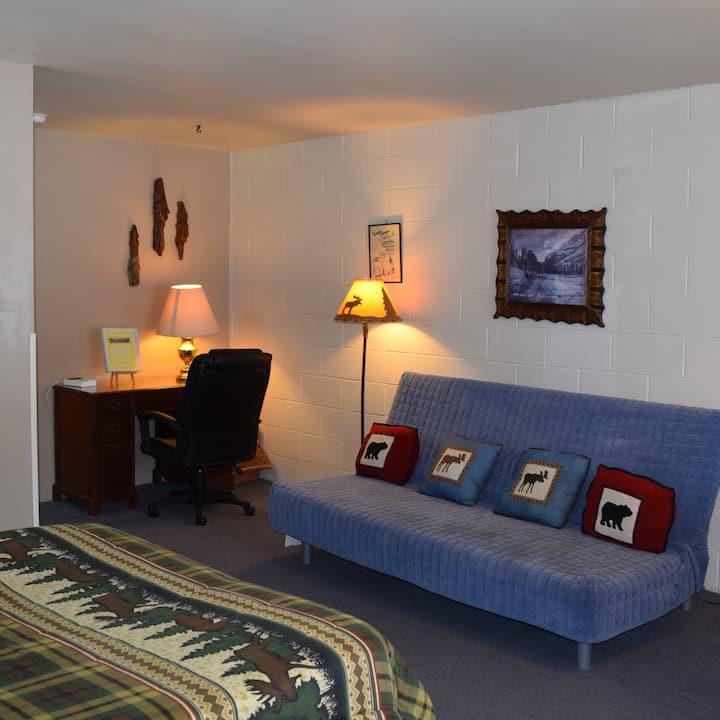 Chateau Rouge - 101 - Red Lodge, MT