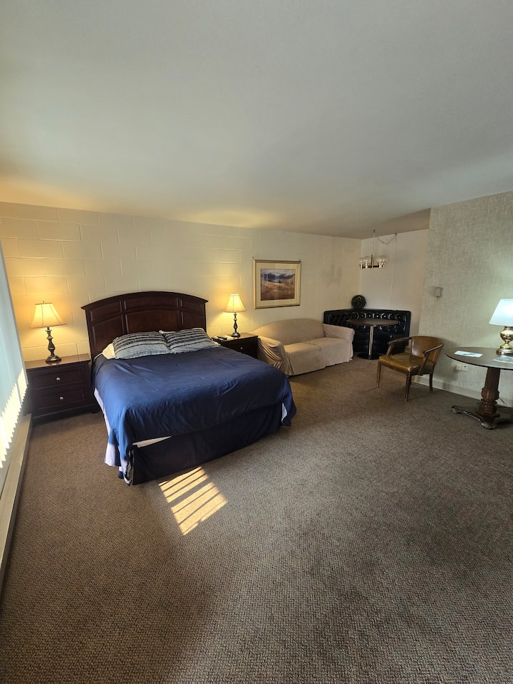 Chateau Rouge - 104 - Red Lodge, MT