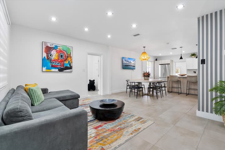 Divine Miami Vacation Home W Large Pool - Miami, FL