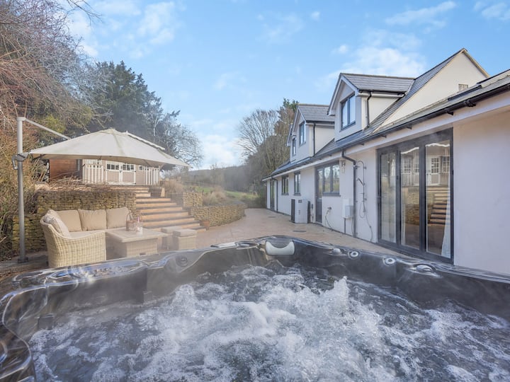 Amaranth - Stroud, UK