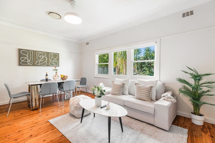 Stayau 4brm Charming Modern Home In Mt Colah - Ku-ring-gai Chase National Park