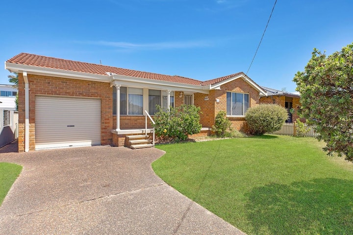 Seashells On Eloora - The Entrance