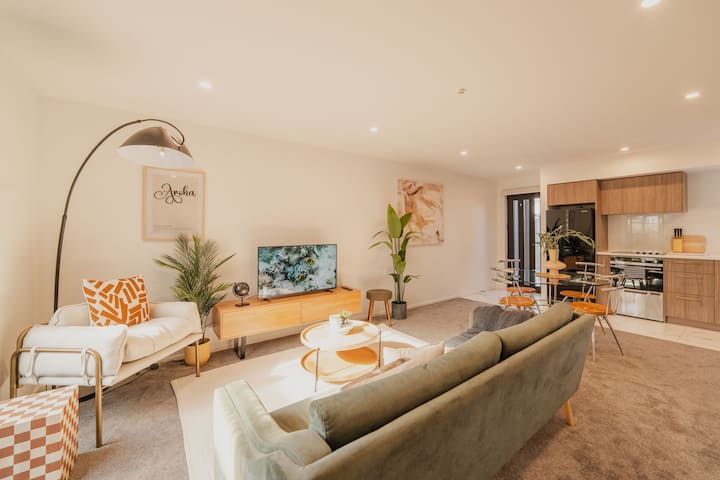 Designer 2br Flat - Outdoor Sitting & Cozy Ambianc - Christchurch