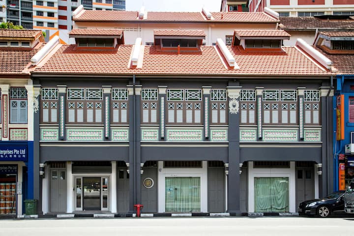 Singapore Stadiums & More A 9-min Drive Away - Marine Parade