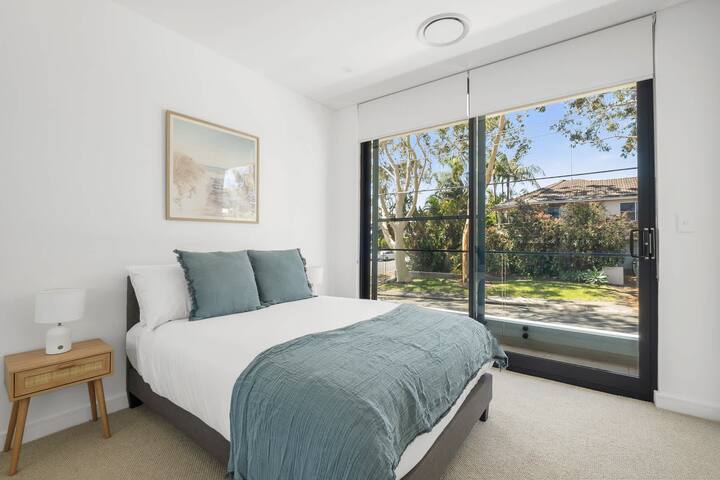 Coastal Retreat With Private Parking - Cronulla