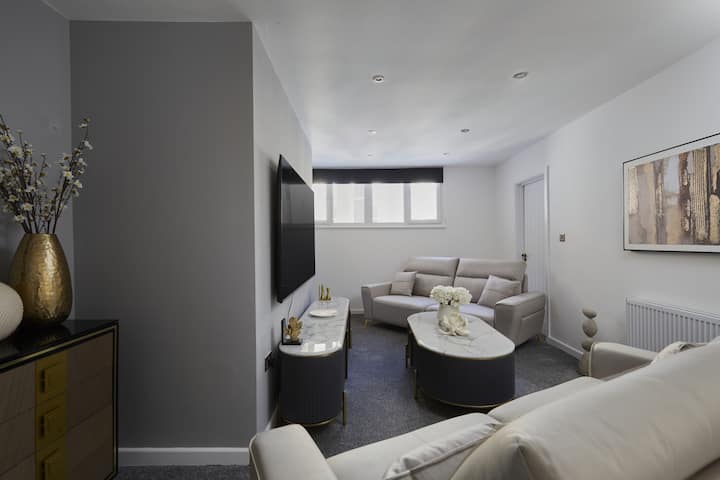 Hayy Luxury Homes Near Bradford City Centre - 13 - Bradford