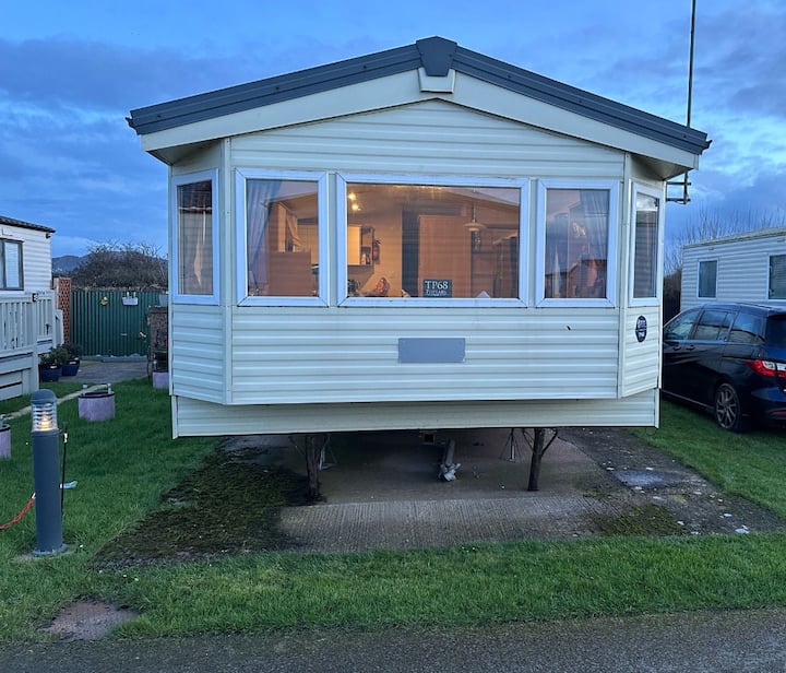 3 Bedroom, Pet Free, Static Caravan In Prestatyn - Rhyl