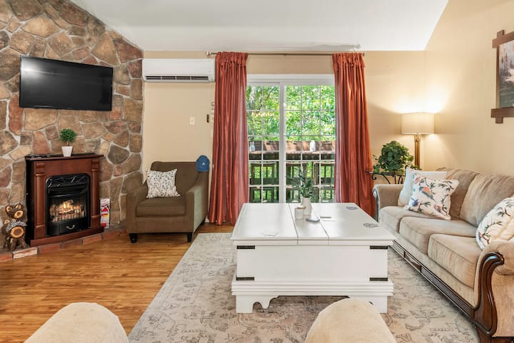 Slope Lodge | Skiing + Indoor Pool, Hot Tub, Sauna - Tannersville, PA