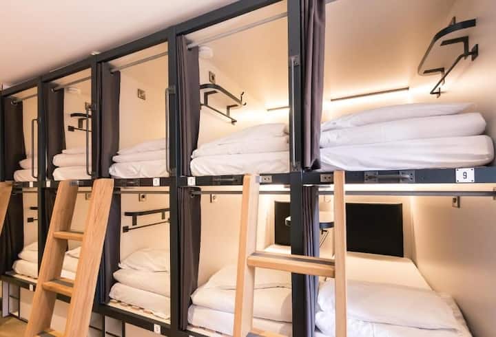10 Pod Mixed Dorm Ensuite - Entire Dorm - Dublin