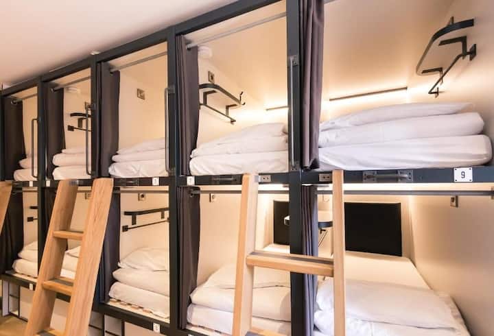 12 Pod Mixed Dorm Ensuite - Entire Dorm - Dublin
