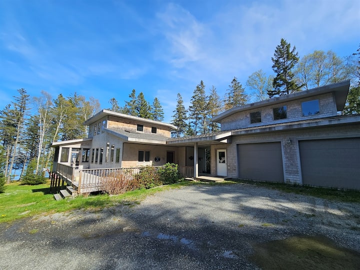 White Birch Cottage -Oceanfront Home On Webb Cove - Stonington, ME