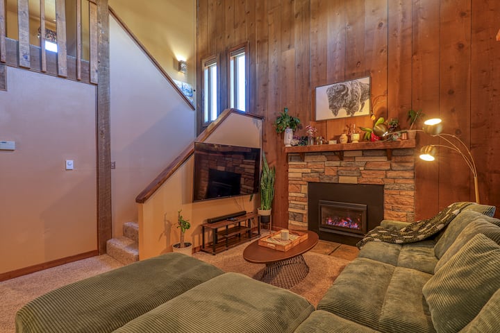 Hot Tub & Pet Friendly Forest Hideaway - パゴサ・スプリングス, CO