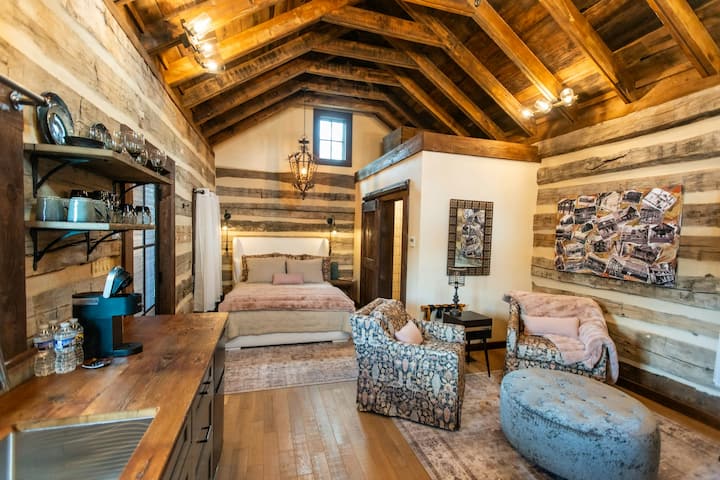 Dry Creek Cabin - White Sulphur Springs, WV