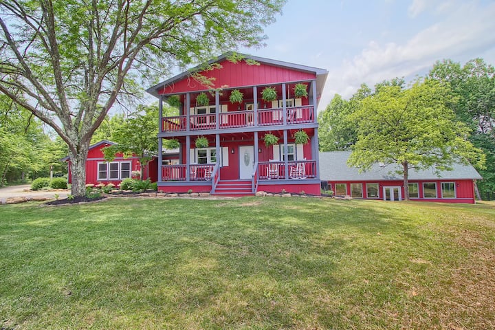 Southern Belle Lodge - Indoor Pool, Hocking Hills - Logan, OH