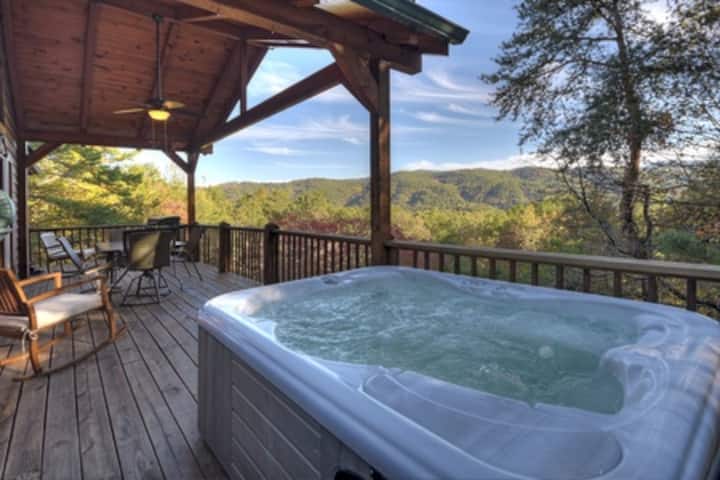 Magical Mountain Views From Cheyenne Ridge Lodge - Blue Ridge, GA