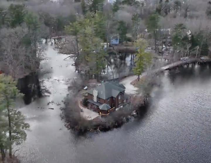 Le Elona – Private Island Stay On Historic Land - Middleton, MA