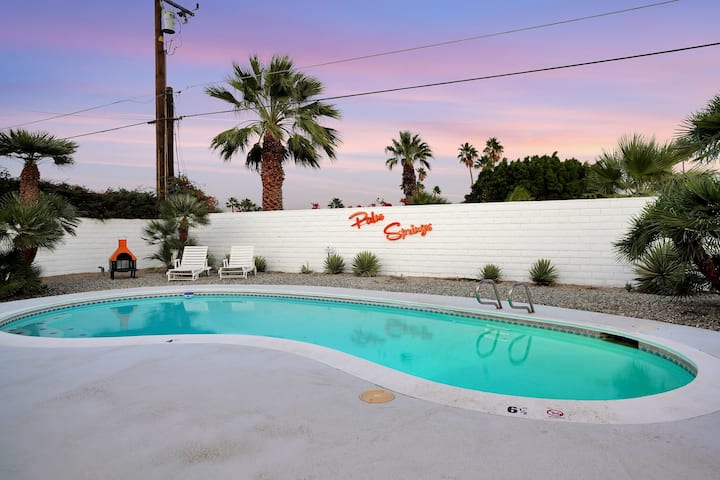 Retro Desert Retreat -  Ideal Palm Springs - Palm Springs, CA
