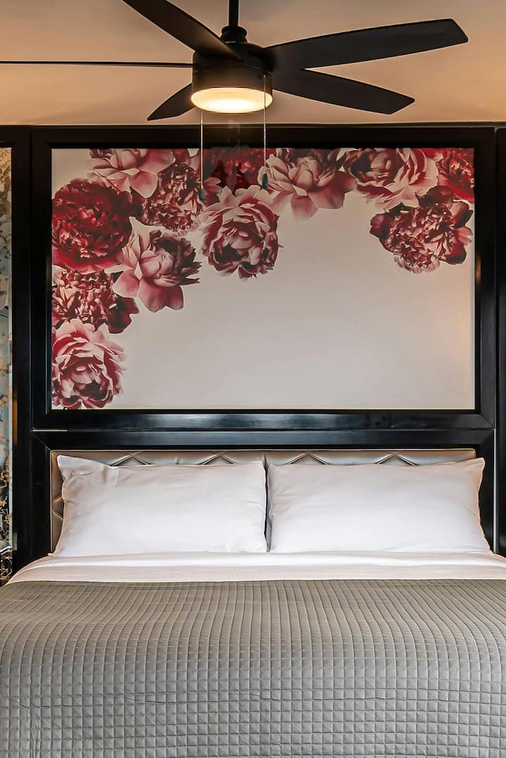 Soothing Vibe And Accessible Features - Desert Hot Springs, CA