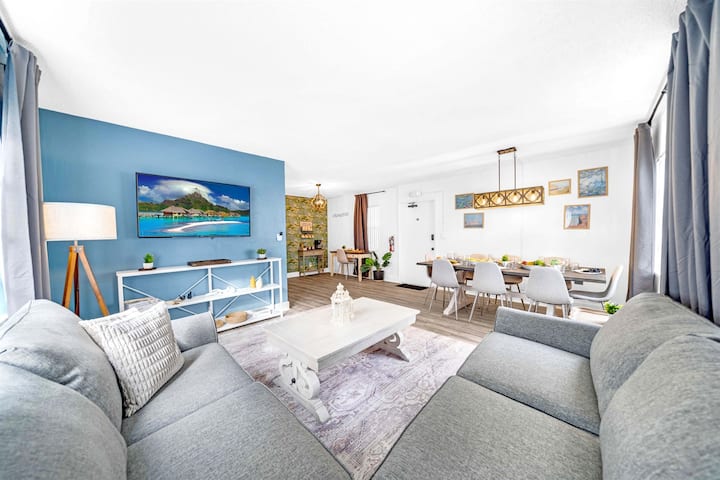 Modern Chic Getaway - Sleeps 10 - Palmwavestays - Coral Springs, FL