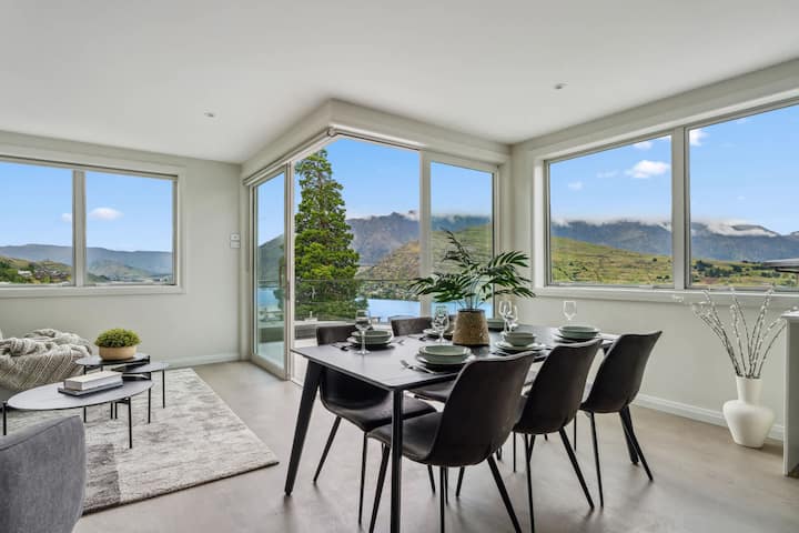 Lake & Mountain Views | Huge Deck - Queenstown
