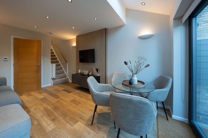Fabulous 2 Bedroom Home - Cambrige (UK)