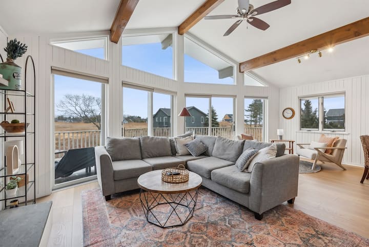 Large Deck! Walk To Beach-great Views! - Kennebunk, ME