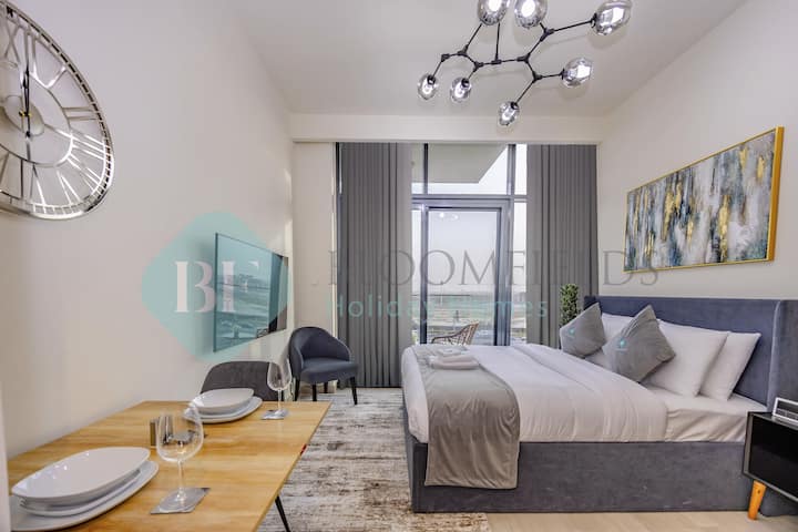 Bloomfields Deluxe Stu In Azizi Riviera - Dubai